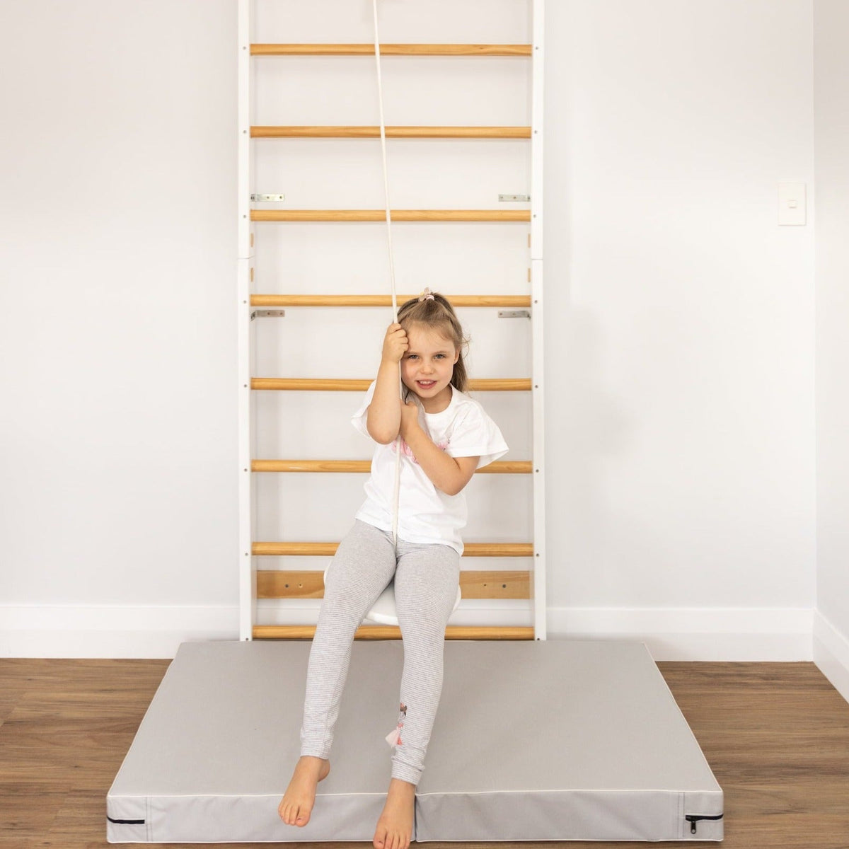 TOPSY TURVY Disc Swing – Little Bambinos NZ